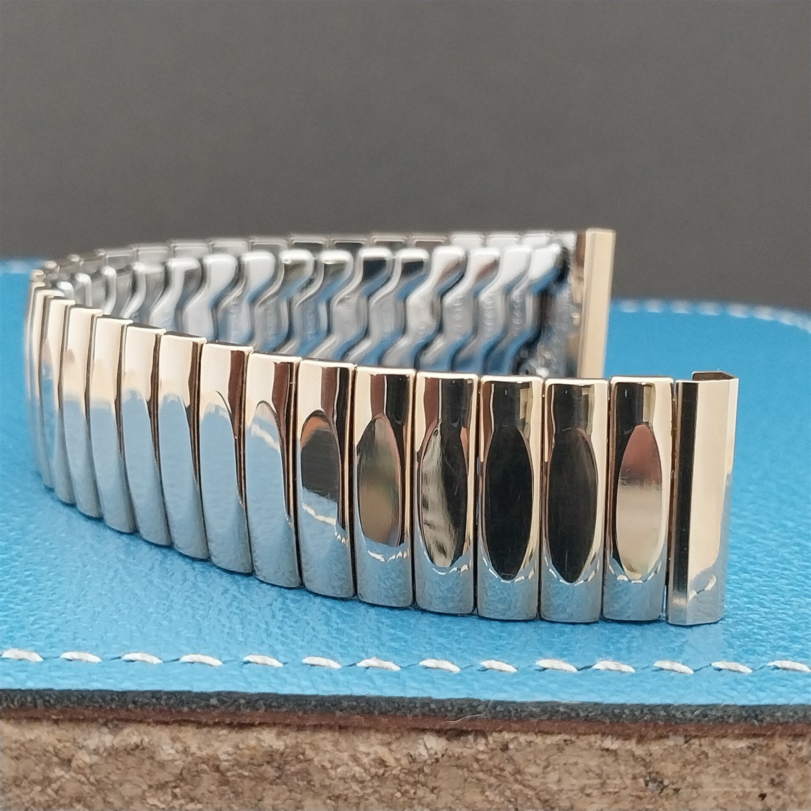 17.2mm Gold-Filled Expansion Flex-Let Director 1957 Unused Vintage Wat ...