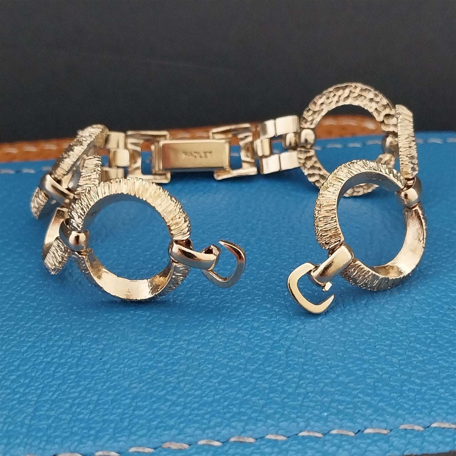 1960s 1970s Ladies Hadley Yellow Gold-Tone Single Lug Unused Vintage W ...