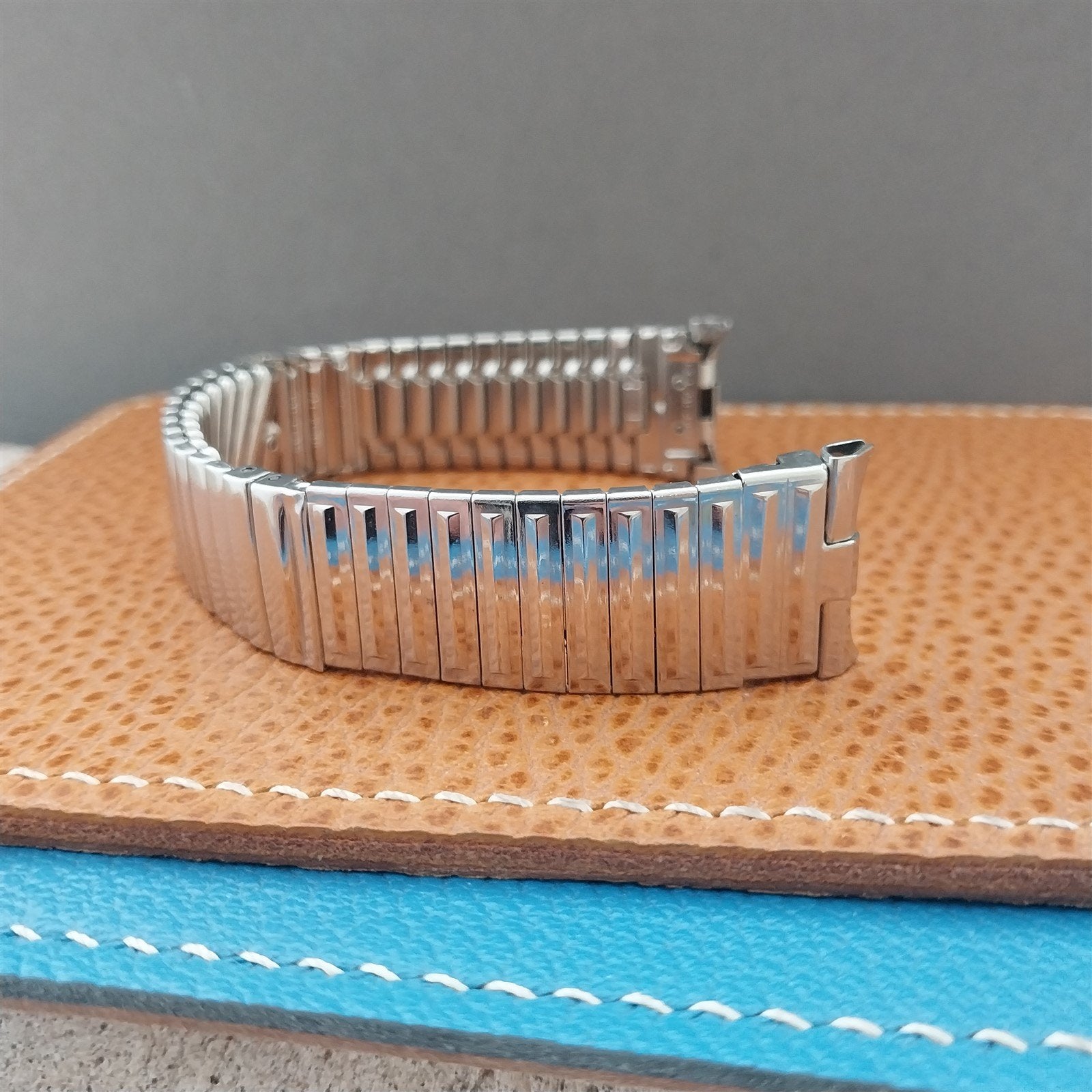 18mm 19mm Stainless Steel Mid-Century 1960s Gemex nos Vintage Watch Ba ...